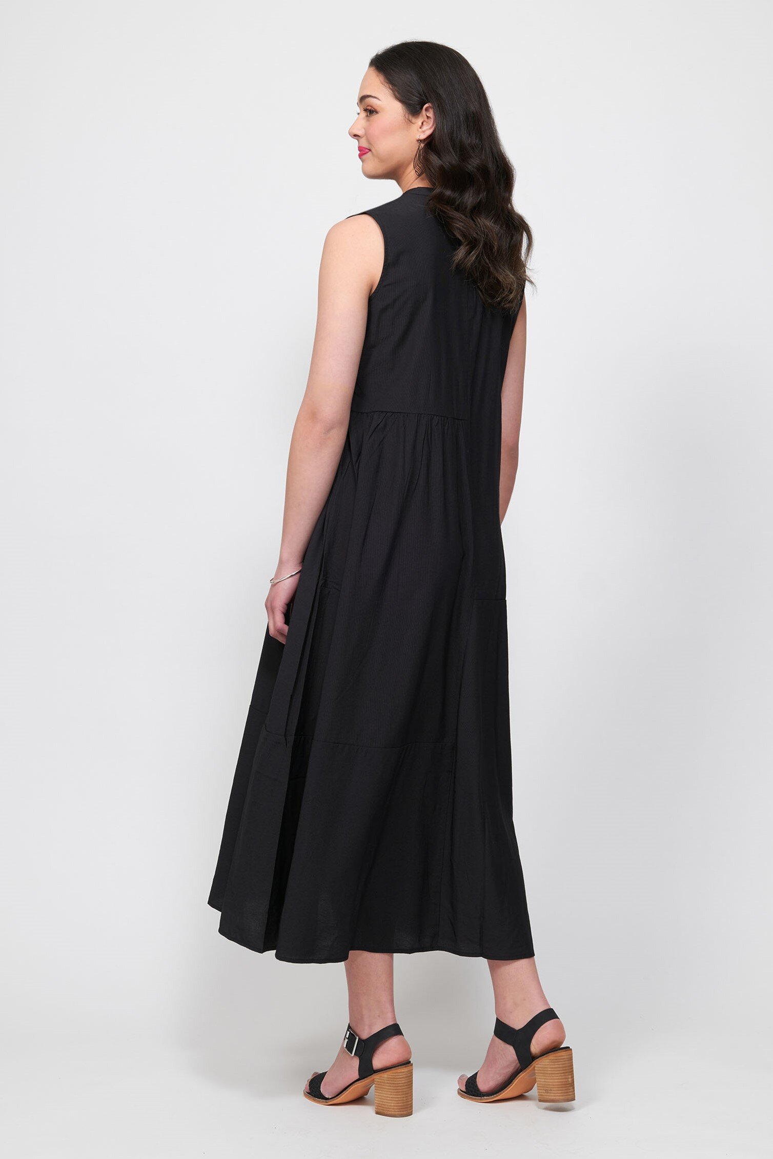 Dress, Stepped Tiers (Black) - Dresses : Just Looking - OH 3 S22