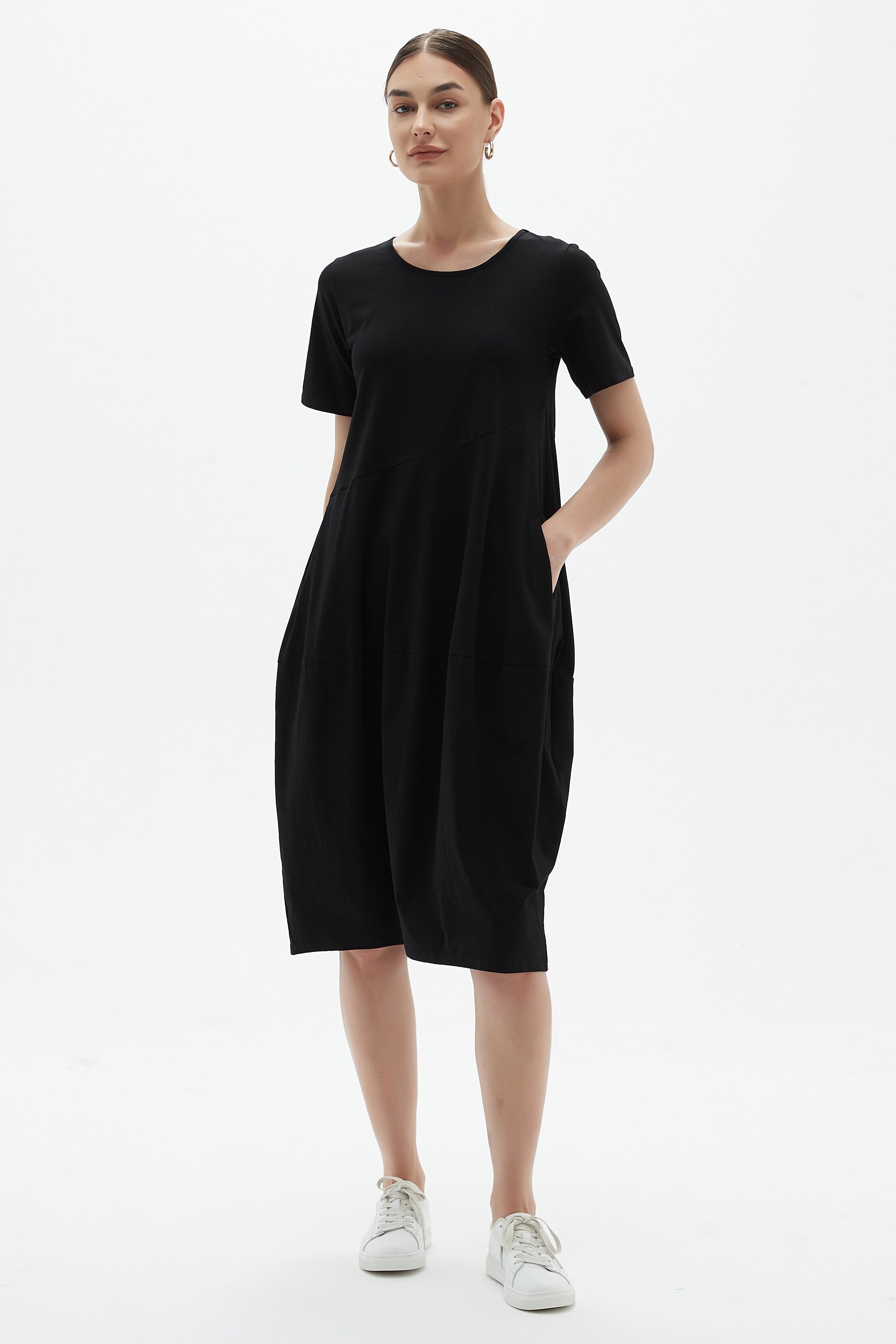 Short Sleeve Diagonal Dress (Black) - Dresses : Just Looking - Tirelli Core