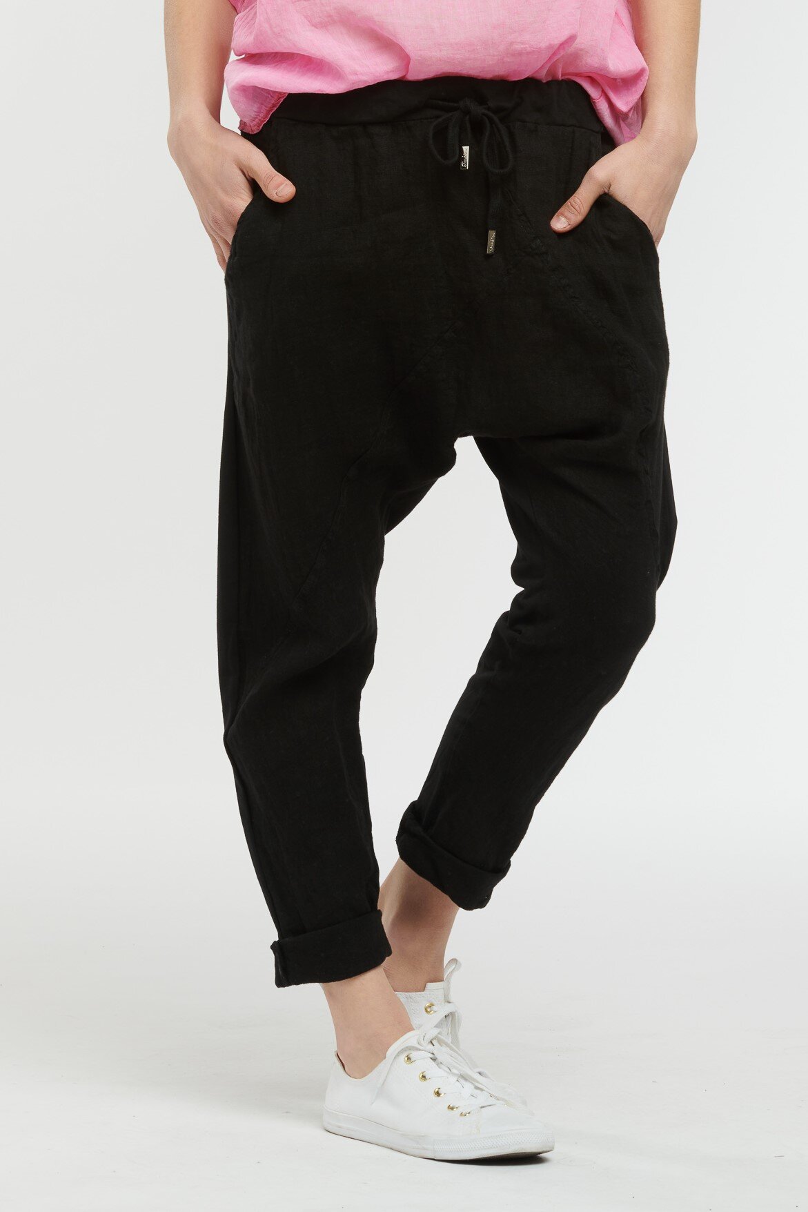 Low Joe Linen Pant (Black) - Pants : Just Looking - Italian Star S22