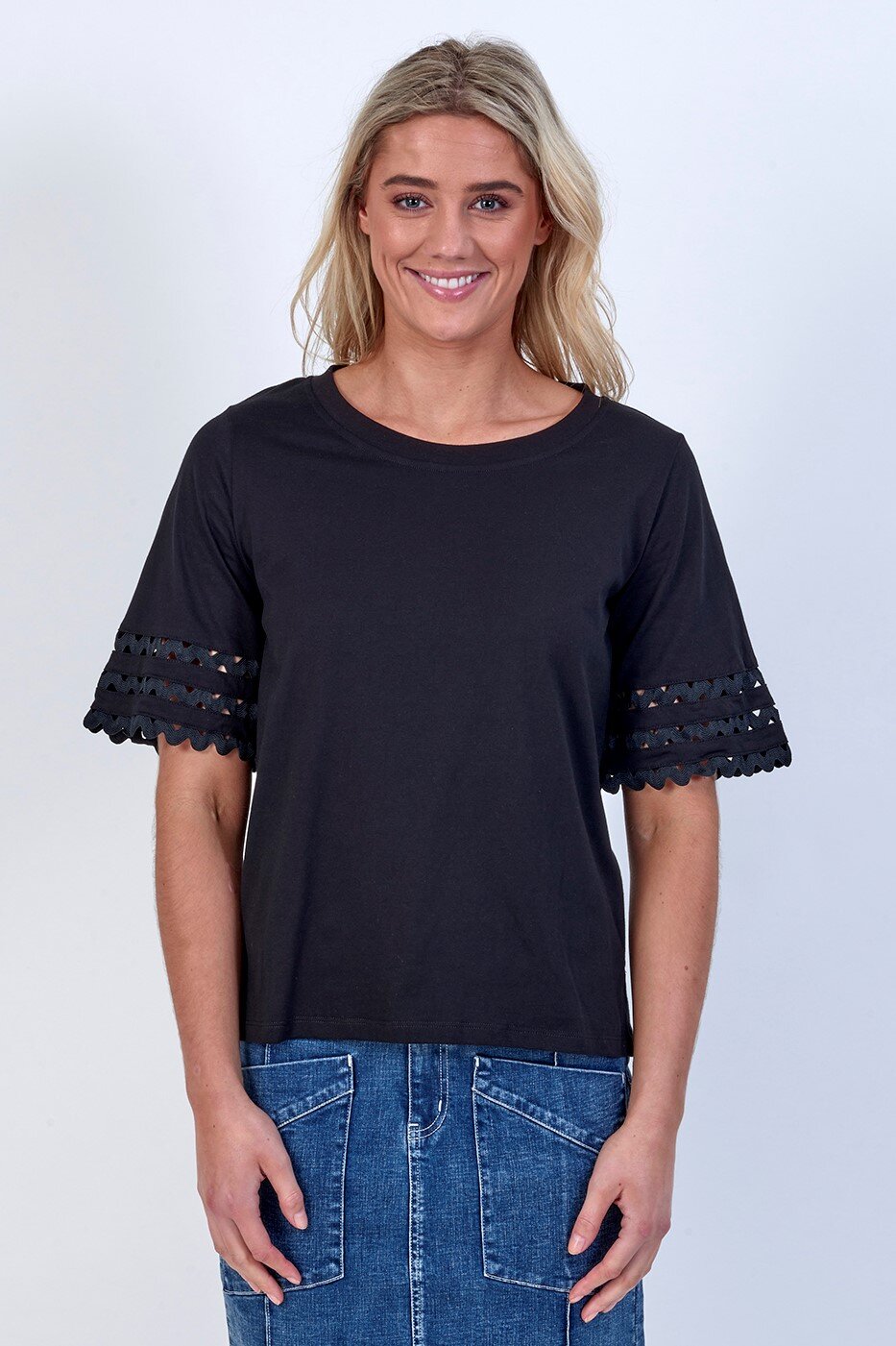 Vida Tee (Black) - Tops : Just Looking - Knewe S23 SALES23