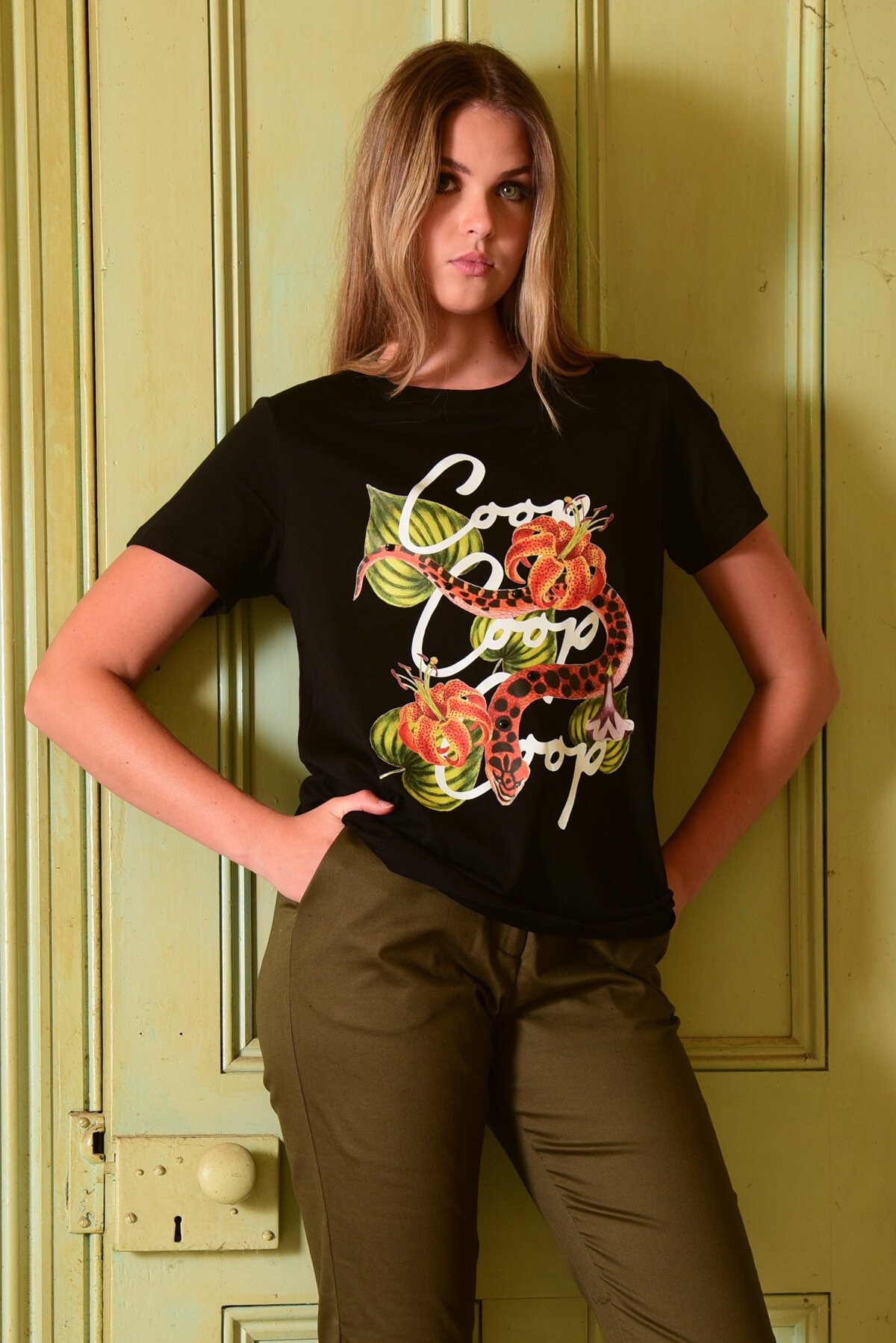 Snake It Off Tee (Black) - Labels-Coop : Just Looking - Coop S23 SALES23