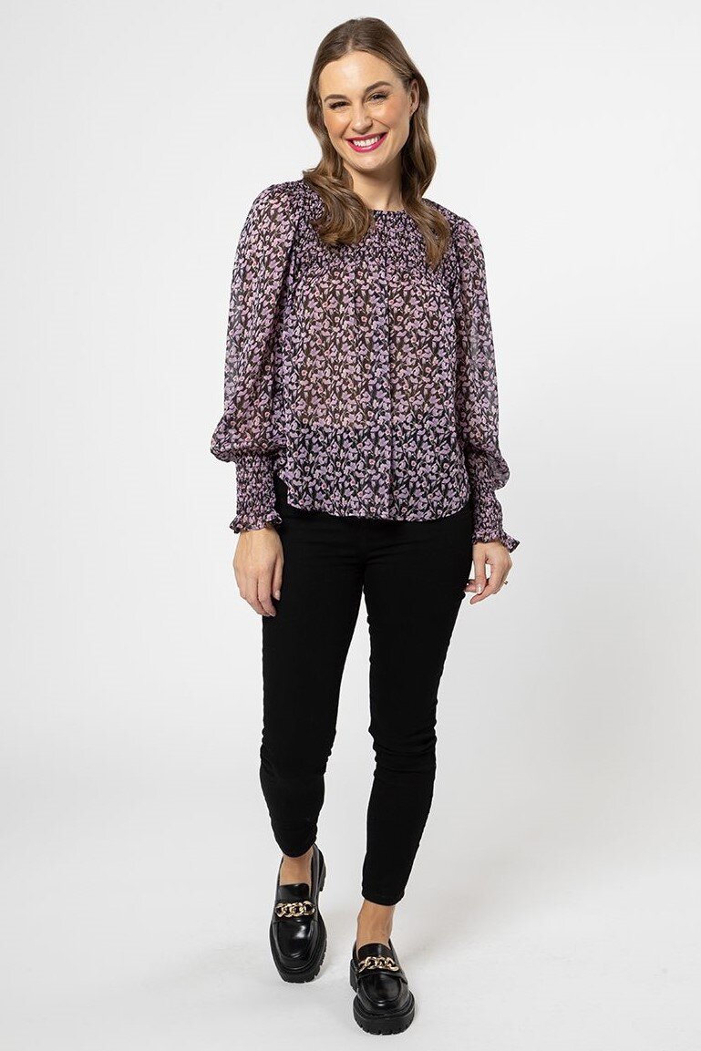 Hugging Top - Tops : Just Looking - Leila + Luca W24 W24SALE